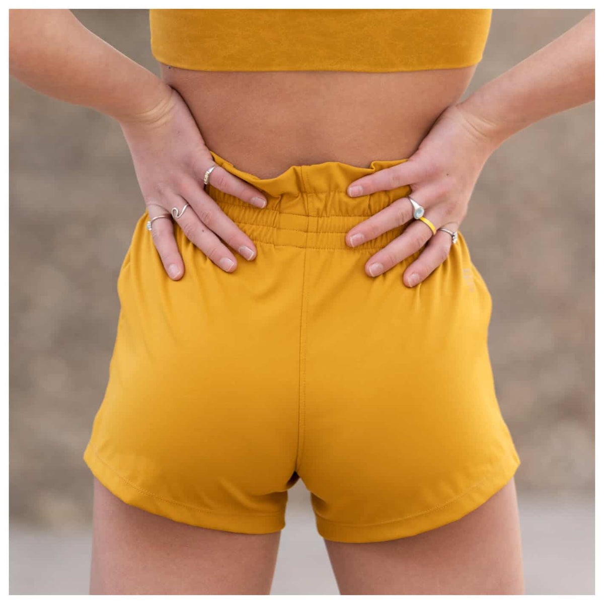 Prime Short – Honeycut